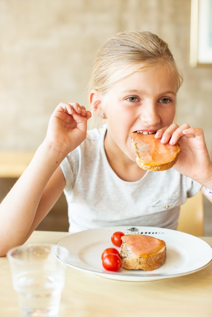 ESR2 Importance of sensory sensitivity for food perception among ...